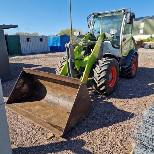 A Claas Torion 639 Loader Shovel (340 Hrs)