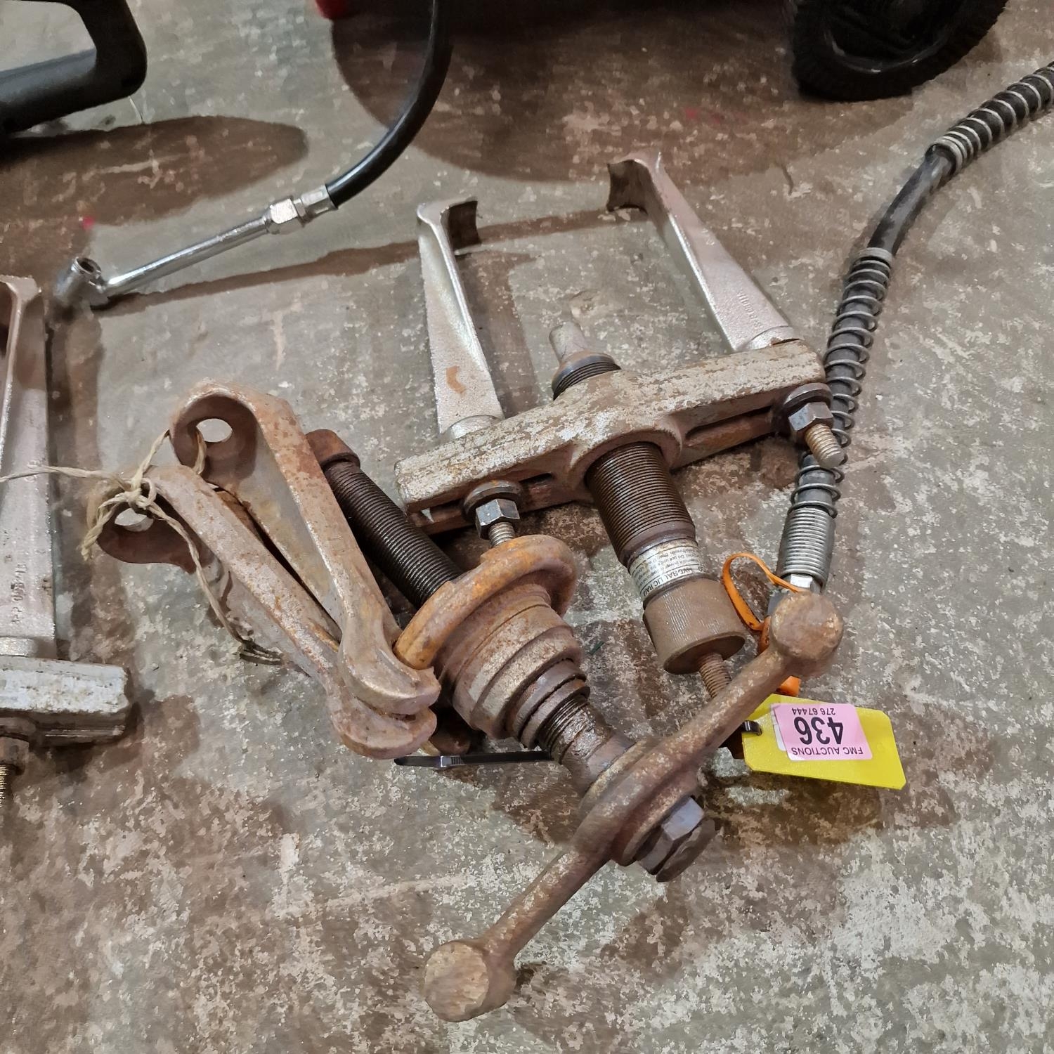 Large 2 Legged Puller