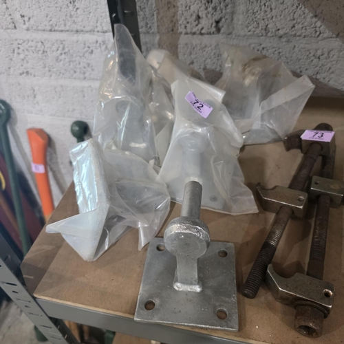5 New Gate Hangers