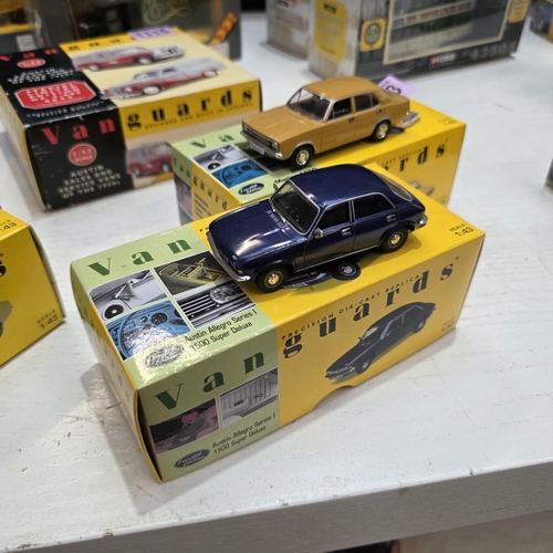 2 Vanguards Models - Marina & Austin 1:43