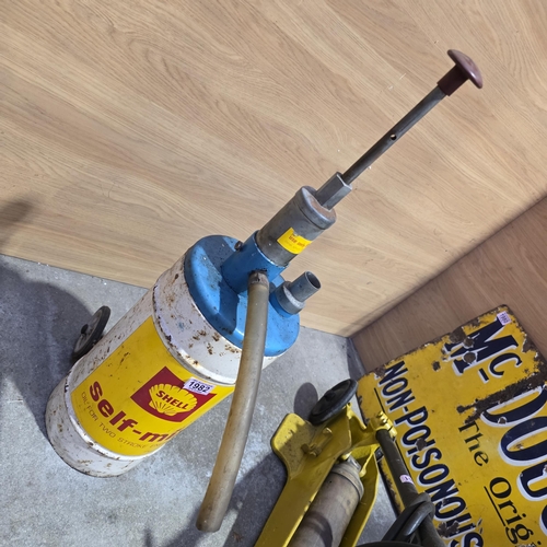 A Vintage Shell Self-Mix Pump