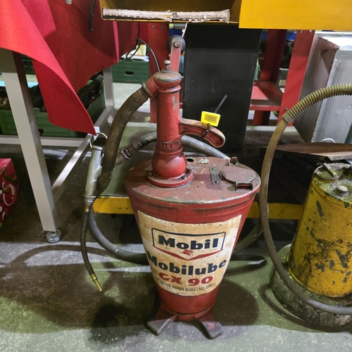 Mobil Mobilube Oil Dispenser
