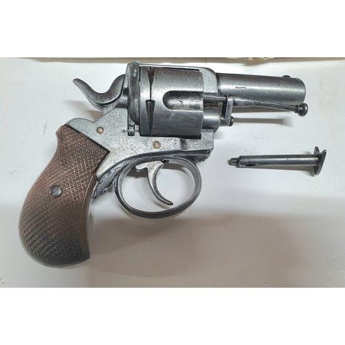 Boxed, replica, snub nosed revolver