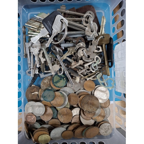 Large quantity of keys including old cabinet examples and a large ...