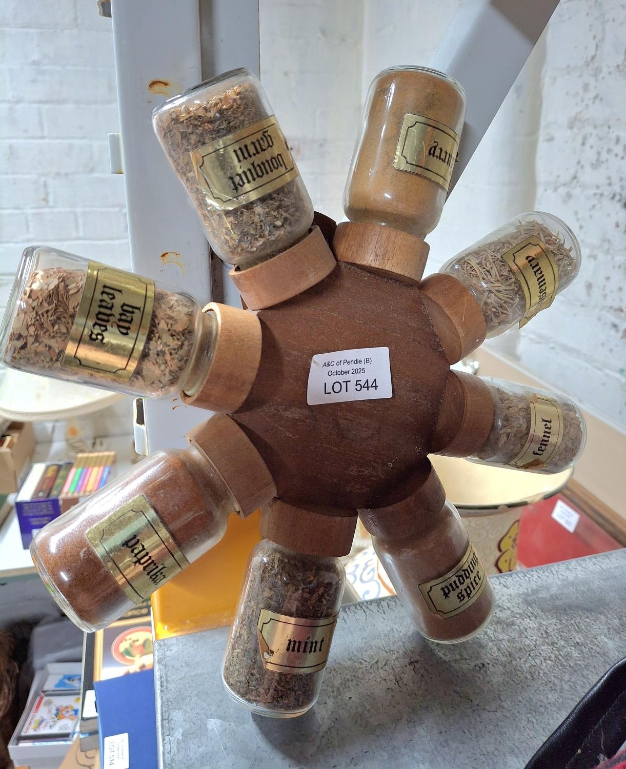 Spice wheel with 8 different full spice bottles