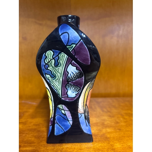 Black Ryden Moorcroft 2003 stunning vase