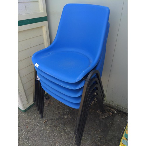 Five blue stackable chairs in plastic and metal legs, W 51 seat height 44cm