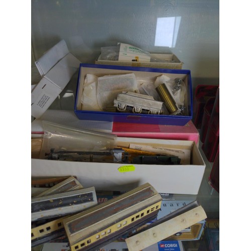 Selection of scale model kit form trains, with plans - four engines and ...