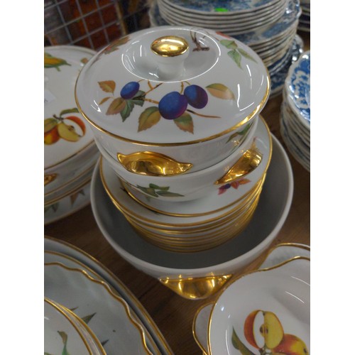 Large quantity of Royal Worcester Evesham ware.