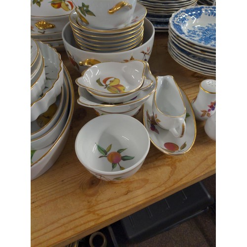 Large quantity of Royal Worcester Evesham ware.