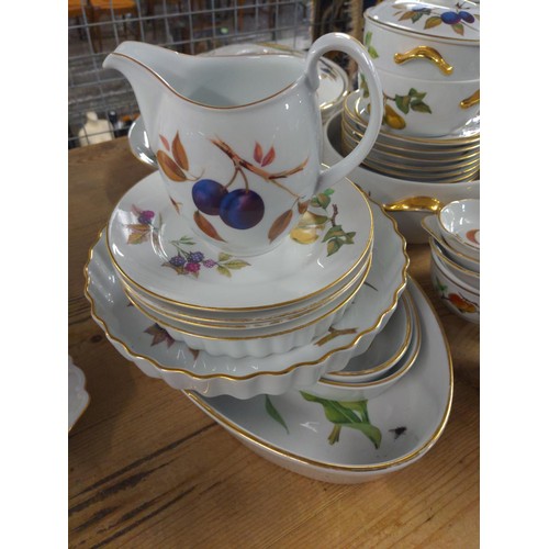 Large quantity of Royal Worcester Evesham ware.