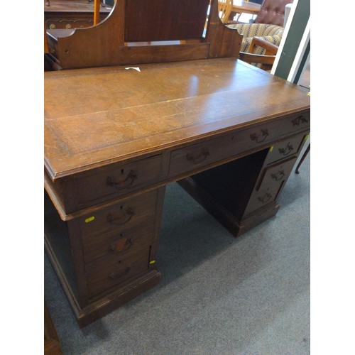 Oak pedestal writing desk. Split to top. W122cm D64cm H74cm