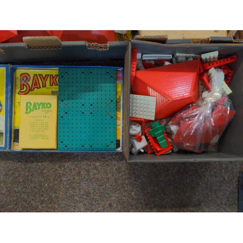 Box of Bayko building set pieces