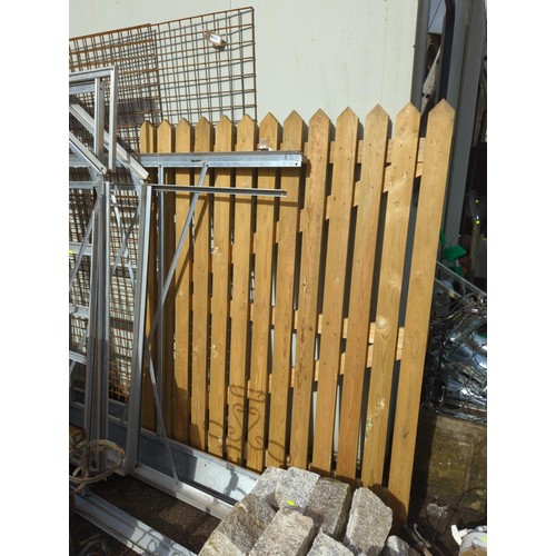 Ruby wooden garden gate unused. 122x150cm