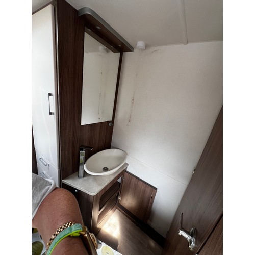 2016 LUNAR VENUS 620/6 TWIN AXLE CARAVAN - 6 BERTH CARAVAN - 2 OWNERS ...