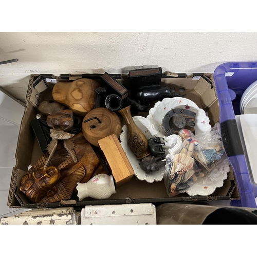 BOX OF MIXED COLLECTABLES