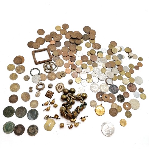 Collection of coins, military buttons t/w metal detecting finds inc a ...