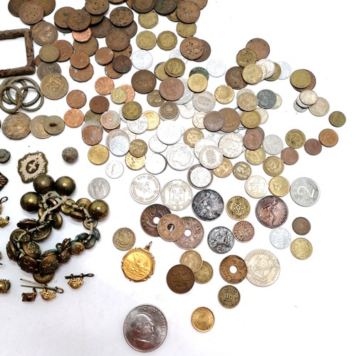 Collection of coins, military buttons t/w metal detecting finds inc a ...