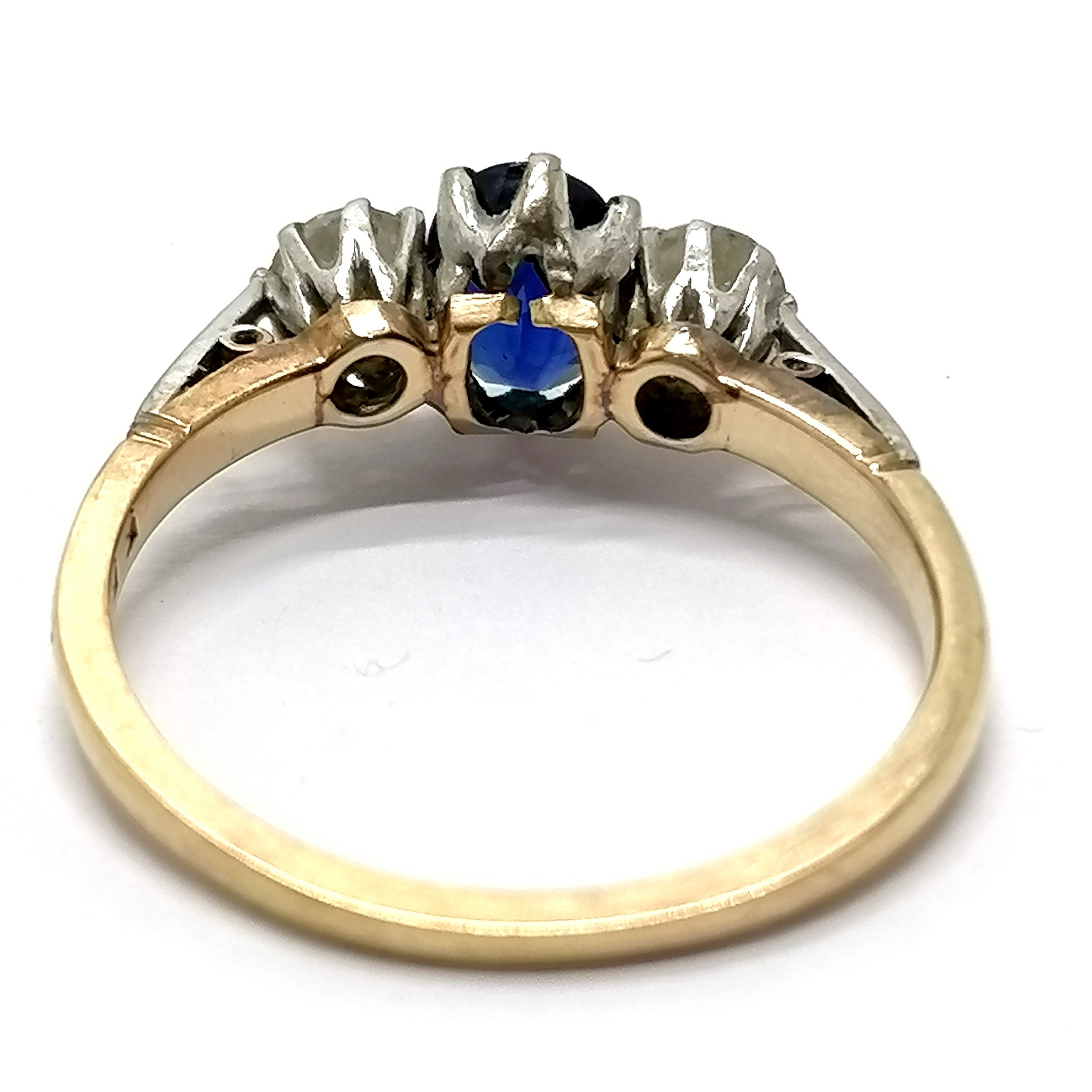 18ct gold and platinum sapphire & 2 diamond stone set ring - size Q & 3 ...