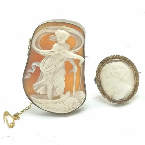2 x antique carved cameo brooches - largest of classical female figure ...