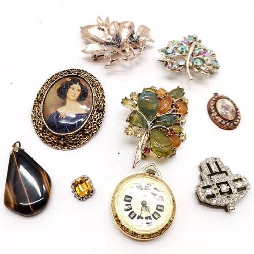 Qty of costume jewellery inc TLM hand painted pendant (missing pearls ...