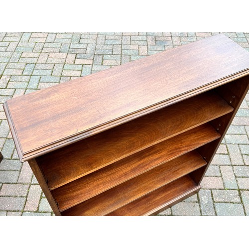 A reproduction mahogany open bookcase with adjustable shelves, 95cm ...