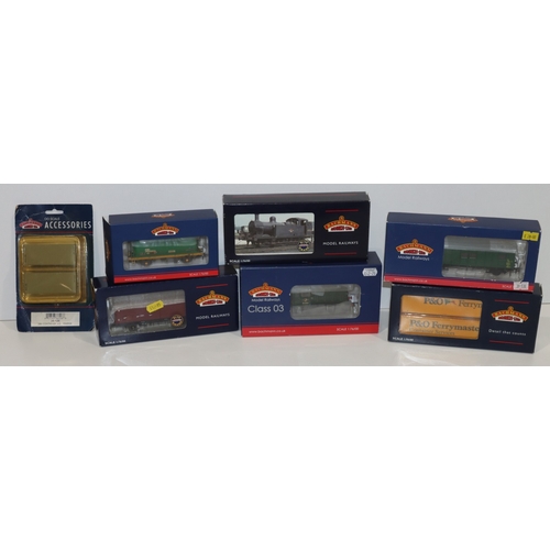 A Bachmann 00-Gauge 1:76 scale class 03 Diesel Shunter (boxed), a ...