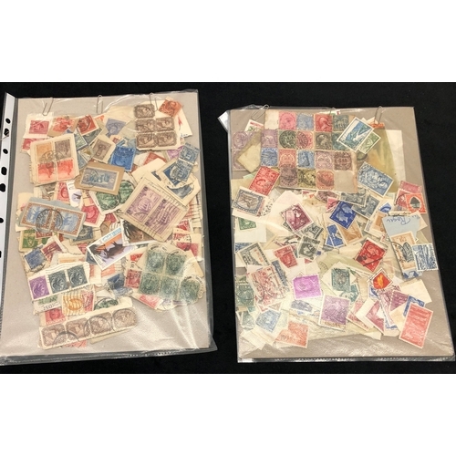 Various stamp albums and loose stamps (approx. 2300 stamps) and a pack ...