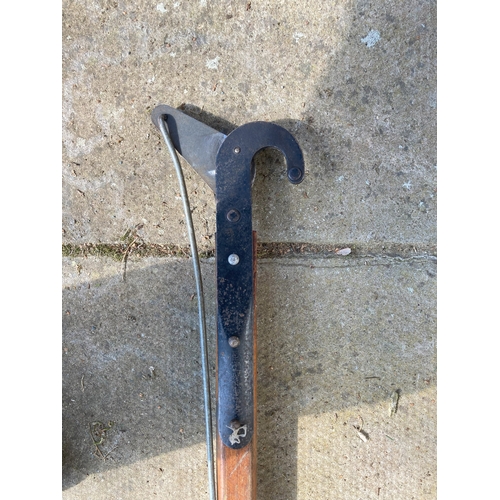 THIS ITEM IS HELD IN STORAGE. A vintage tree pruner 304cm long ...