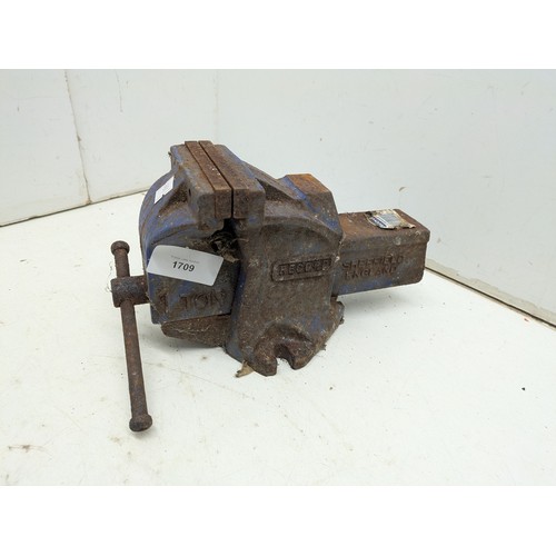 A record 1ton bench vise