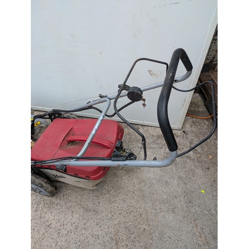 A Mountfield sp533 es petrol lawnmower mower