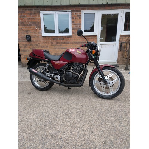 Retro 1987 Honda XBR500 500cc Motorcycle - V5 present
