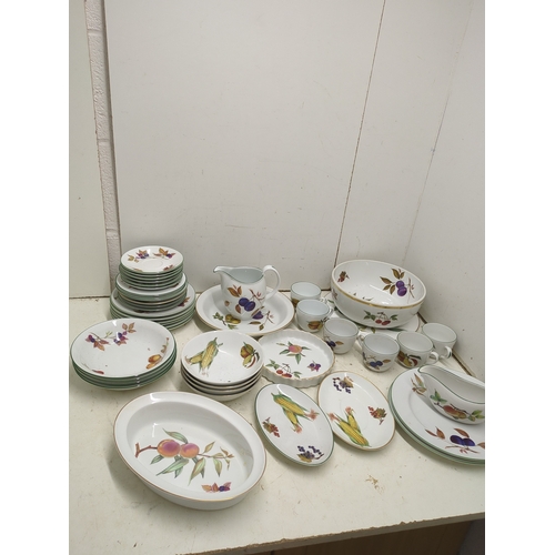 Royal Worcester Evesham Vale Dinnerware Set