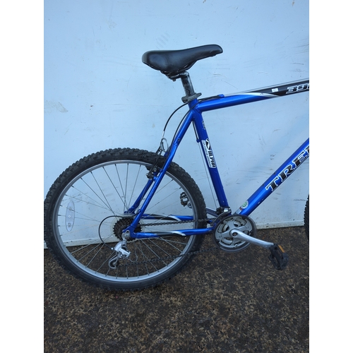 Trek 3900 Mountain Bike