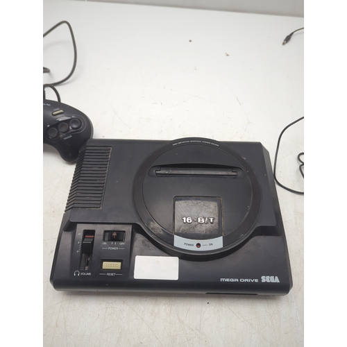 Sega Mega Drive Model 1600-05 Console with Controllers