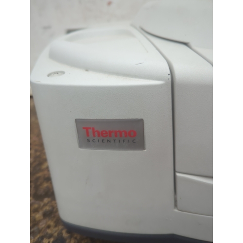 Thermo Scientific Nicolet iS10 FT-IR Spectrometer