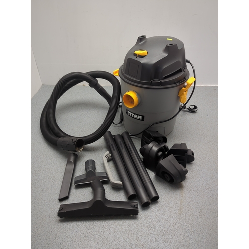 Titan TTB774VAC Wet and Dry Vacuum Cleaner
