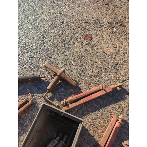 Set of heavy duty pullers