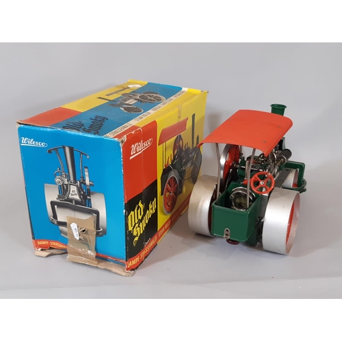 Live steam model steam roller 'Old-Smoky' by Wilesco in original box ...