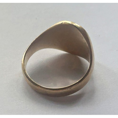 A 9ct yellow gold signet ring, engraved with a stag’s head device, size ...