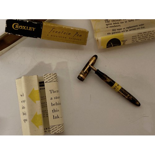 New Old Stock Croxley fountain pen with 14ct gold nib 31 This lot is ...