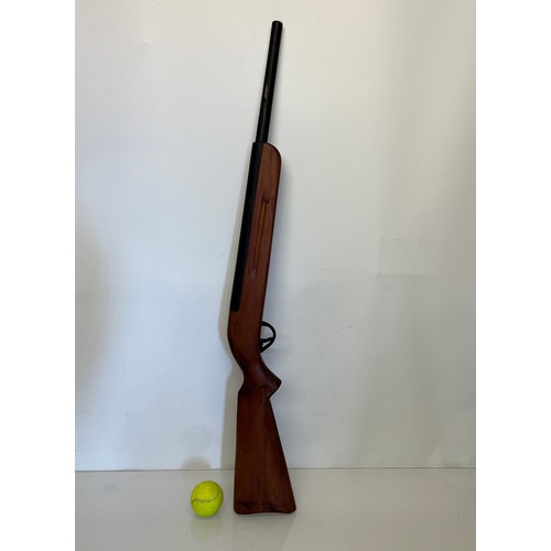 Militaria, American vehicles WWII, a US M1 carbine, a wooden re ...