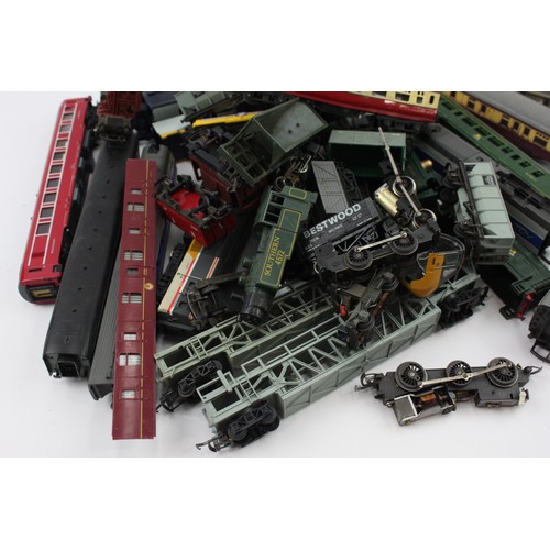 Job Lot Vintage OO Gauge Inc Hornby/Triang, Locos, Carriages, Etc