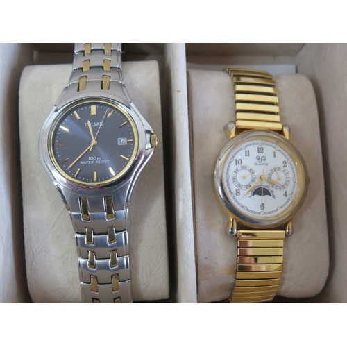 Hall & Sloane watch display box with ten watches.