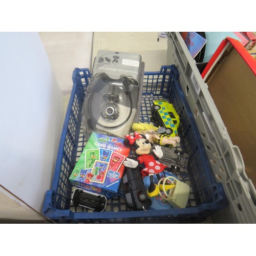 Ten boxes of unsorted items includes records & pictures.