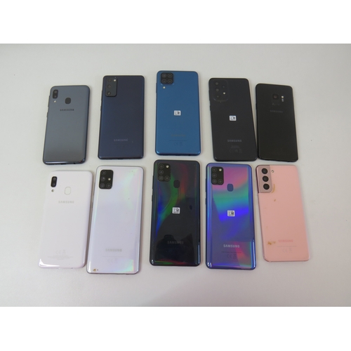 Ten assorted Samsung mobile phones - untested.