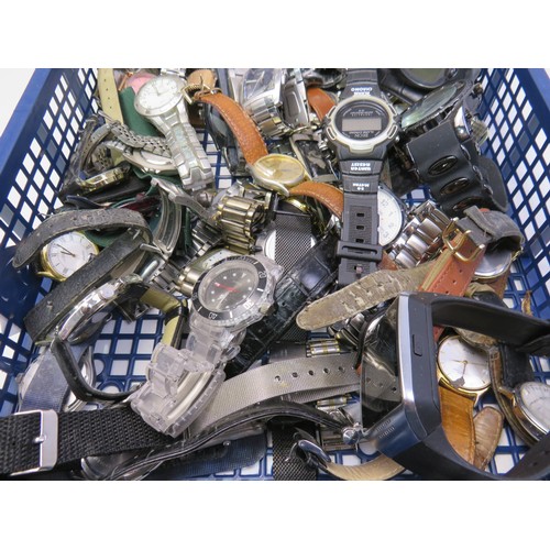 Job lot of assorted men's watches.