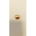 18 Carat gold cygnet ring 3.1g approx