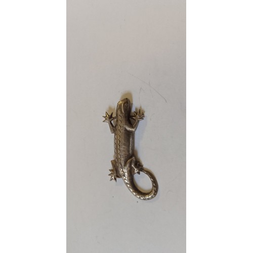 925 stamped silver lizard brooch