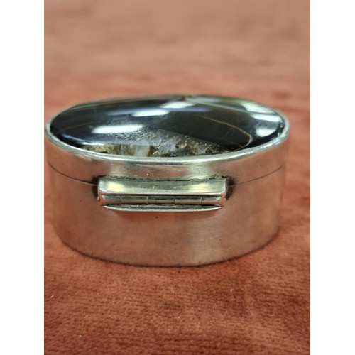 William Robb Ballater silver and agate lidded pill box